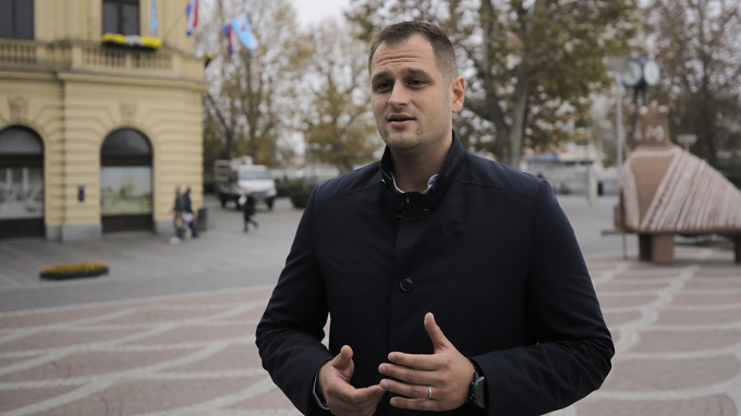 VUKOVAR - 31. GODIŠNJICA SRPSKOG ZLOČINA: UČIONICA DO UČIONICE, U ...