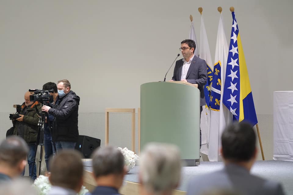 PREMIJERNO PRIKAZUJEMO FILM U DANU KADA NAREDBODAVCI, ORGANIZATORI I ...