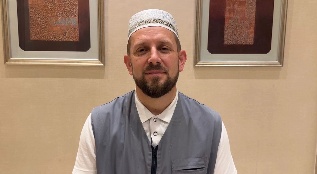 VODIČI, HIZMEĆARI NAŠIM HADŽIJAMA: OD KUPOVINE SIM KARTICA, DO ...