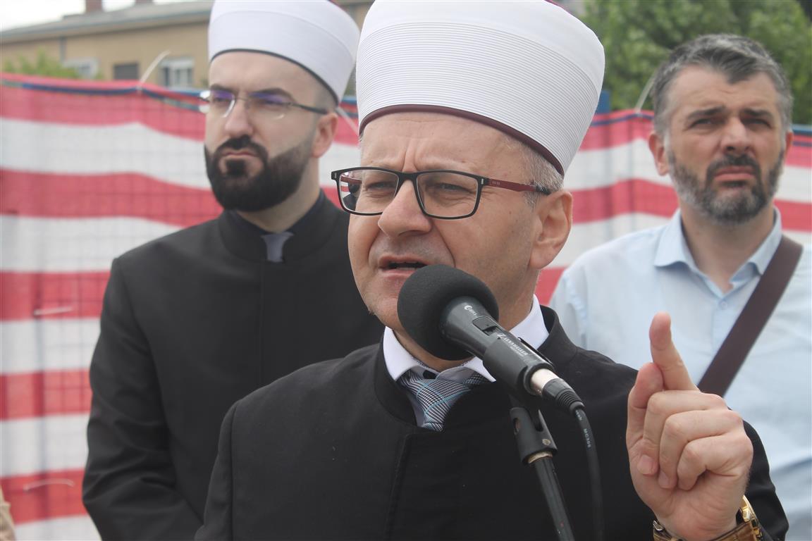 MOSTARSKI MUFTIJA NA MIRNIM PROTESTIMA PORUČIO: BOŠNJACI NEĆE PRISTATI ...