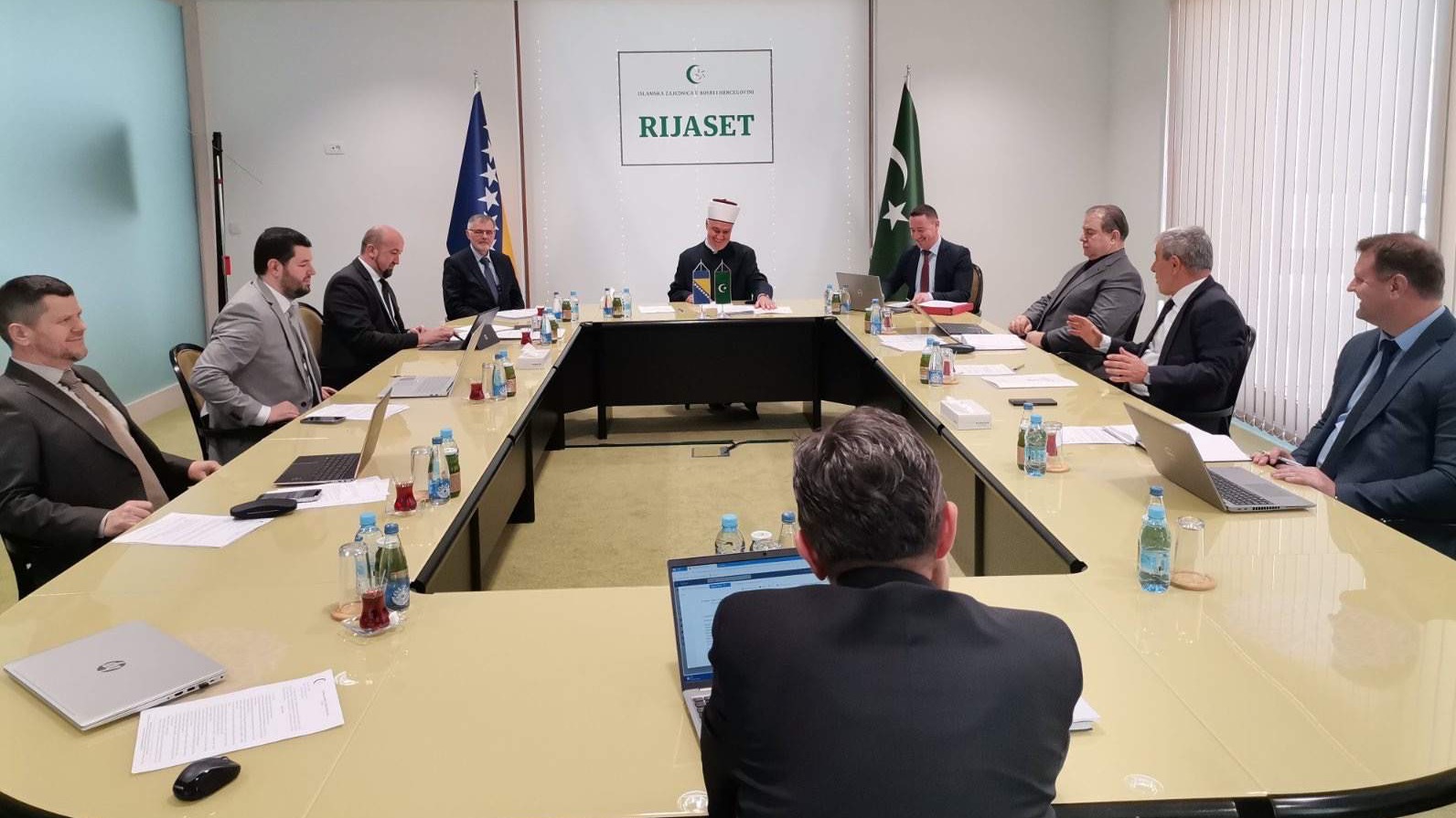 RIJASET ISLAMSKE ZAJEDNICE U BOSNI I HERCEGOVINI IZDVOJIO DODATNIH 787. ...